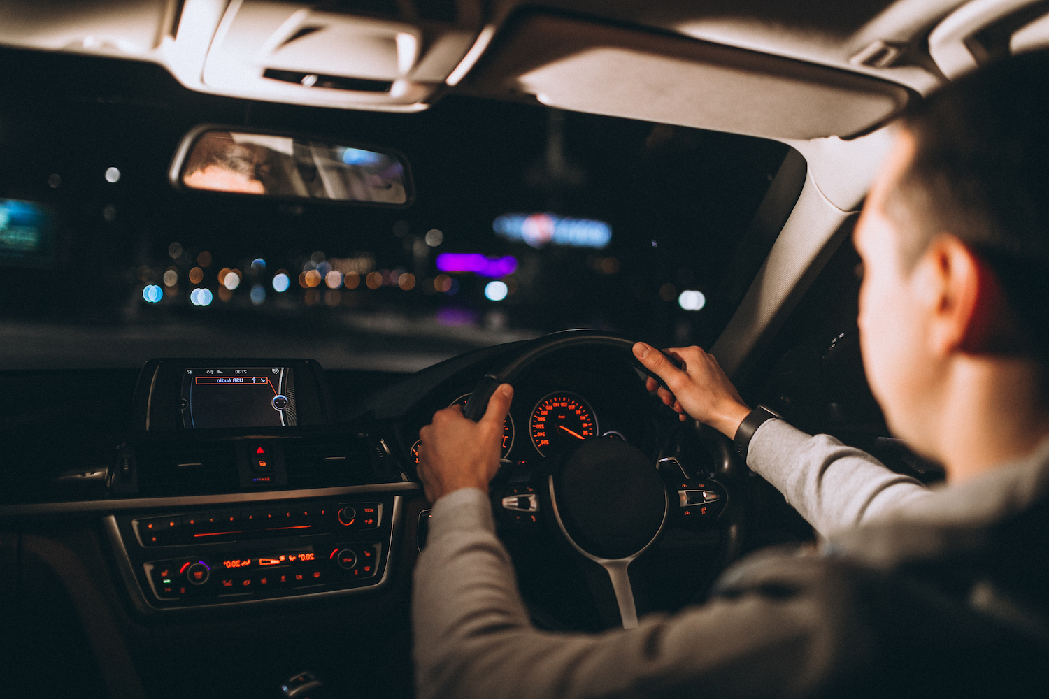 Driving Late at Night? Read This First | Carbiz